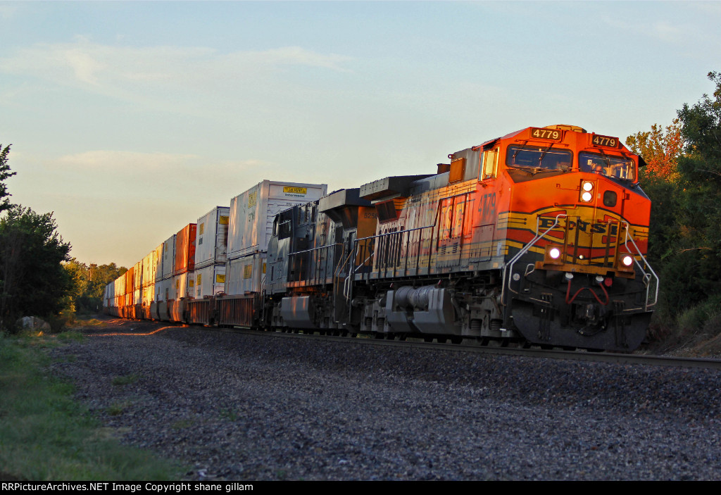 BNSF 4779 Leans into the curve with a stack!